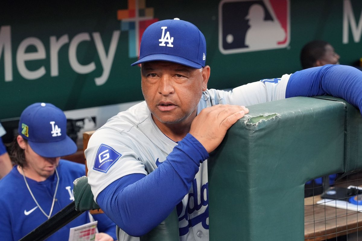 Watch: Dave Roberts pushes fellow manager Mike Shildt in Dodgers-Padres ...