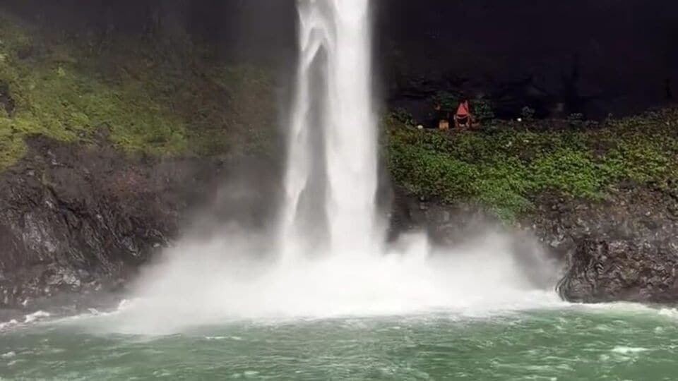 Attention tourists: Maharashtra's Devkund Waterfall, Secret Point ...