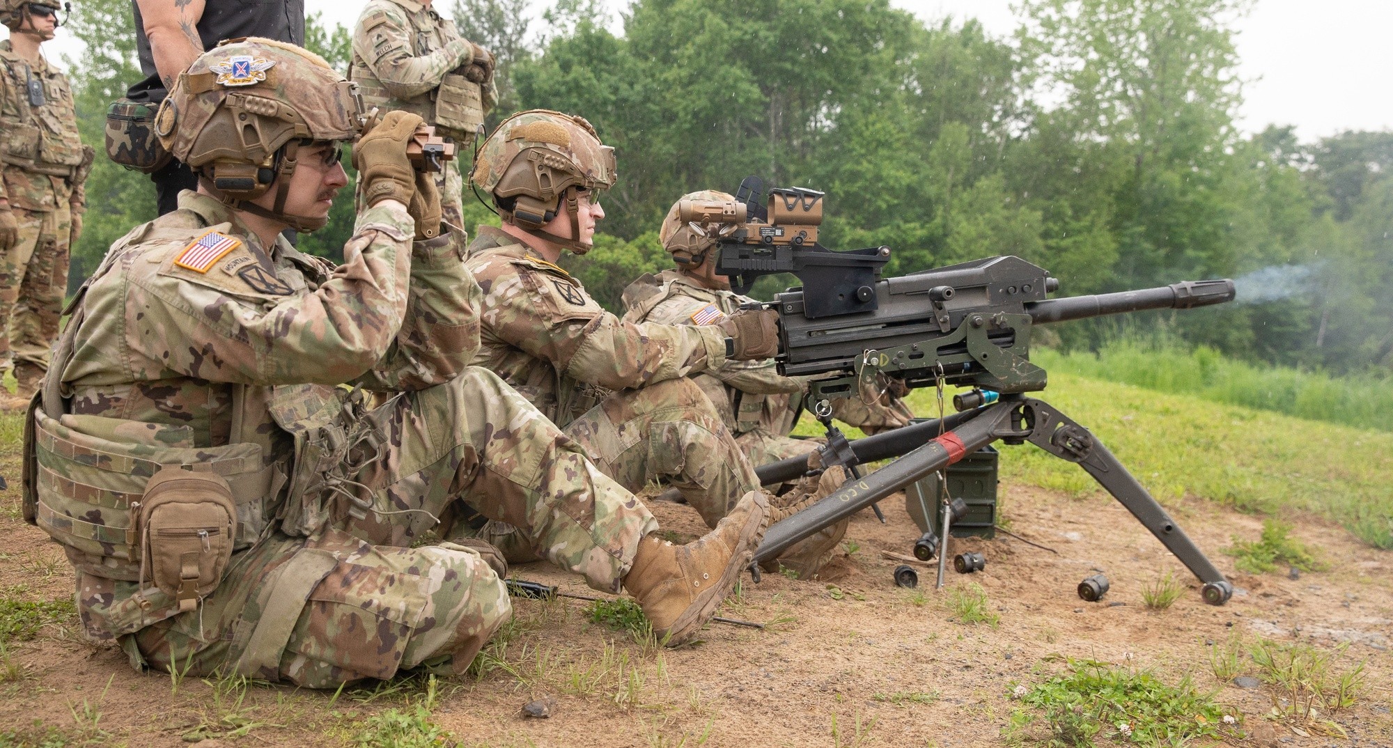 Soldiers with 10th Mountain Division test new machine gun optic