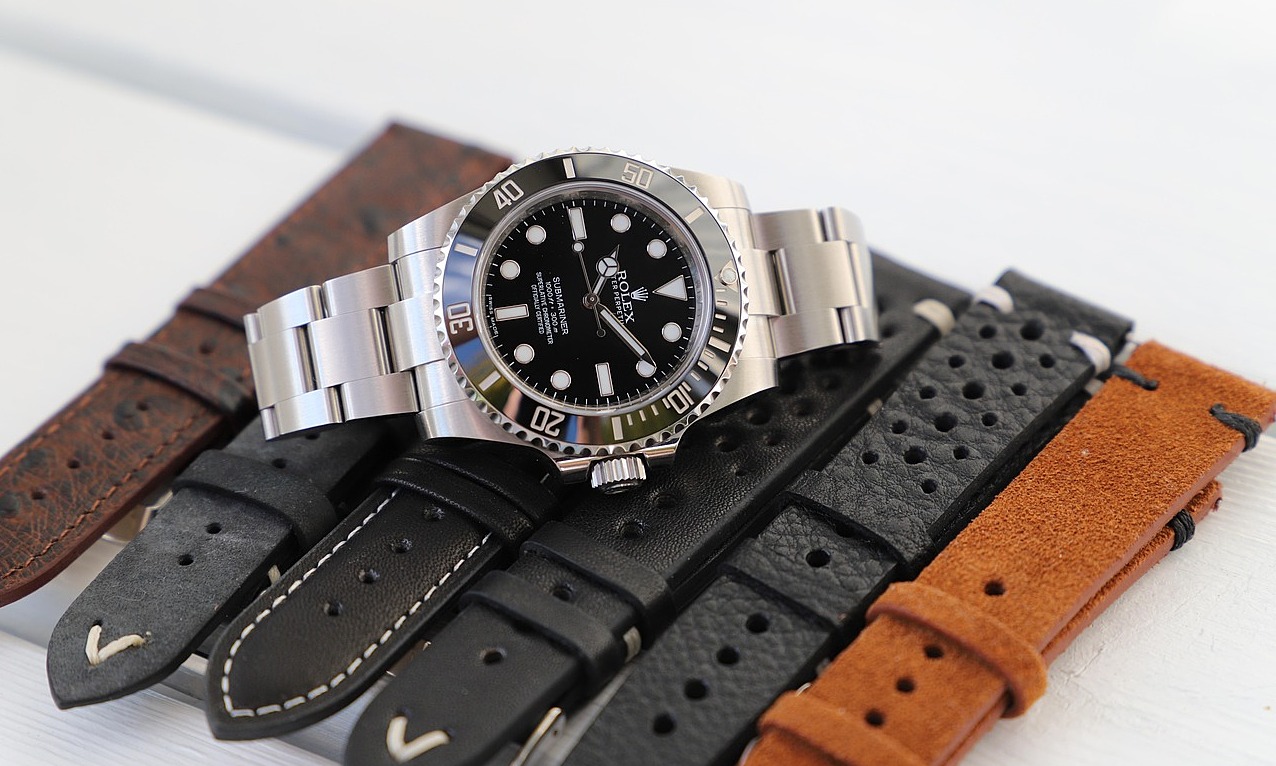 450 fake Rolex watches smuggled from China seized at border
