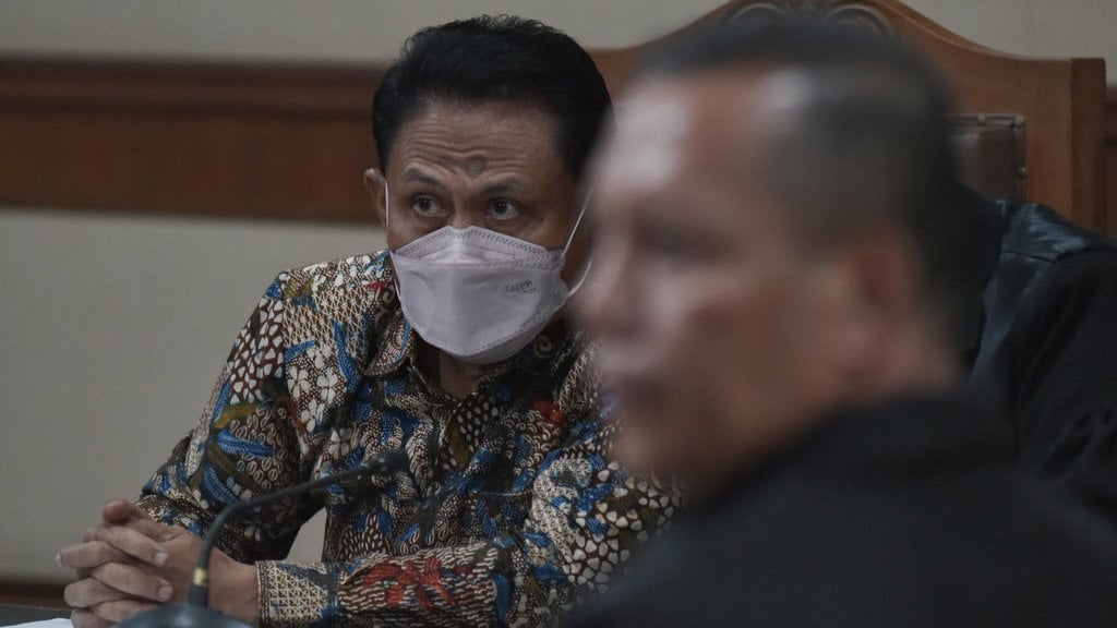 Satpam Ungkap Pemberian Uang Lisa Rachmat Pakai Kode Kamar