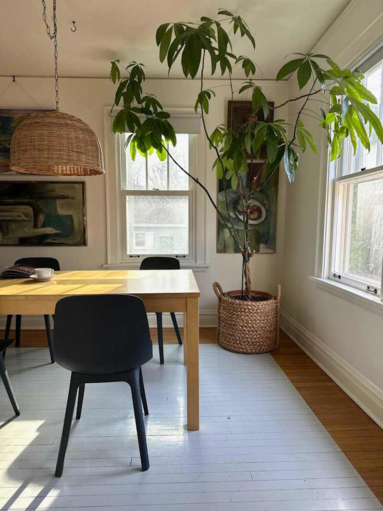 Painted Floors and Found Treasures Make a 98-Year-Old Home a Coastal ...