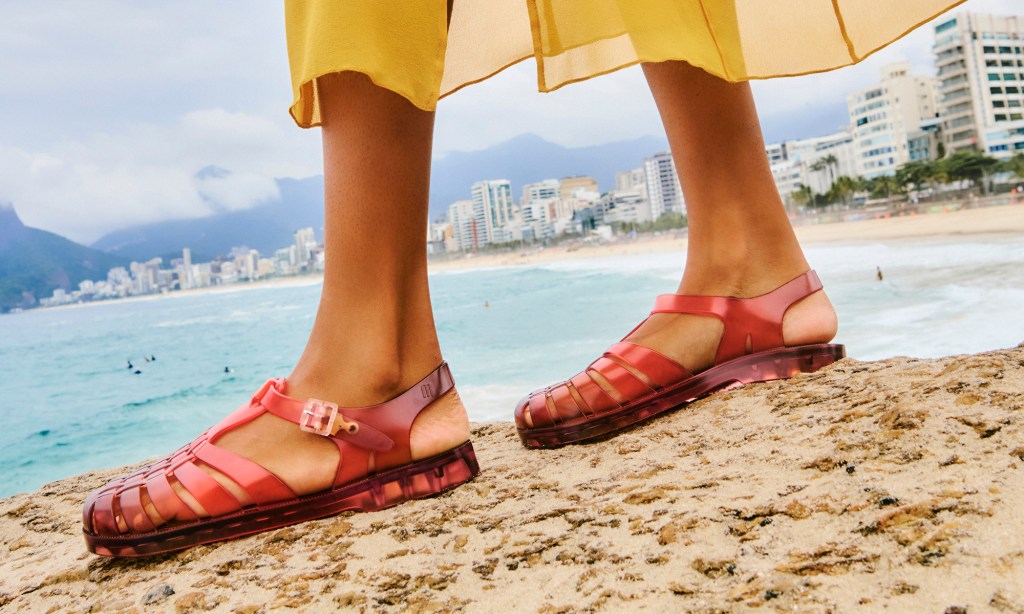 Pajar Inks Deal to Distribute Grendene's Footwear Collections in US and ...