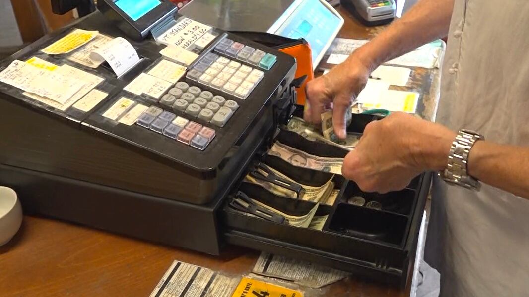 Vermont business owner creates financial literacy course for kids