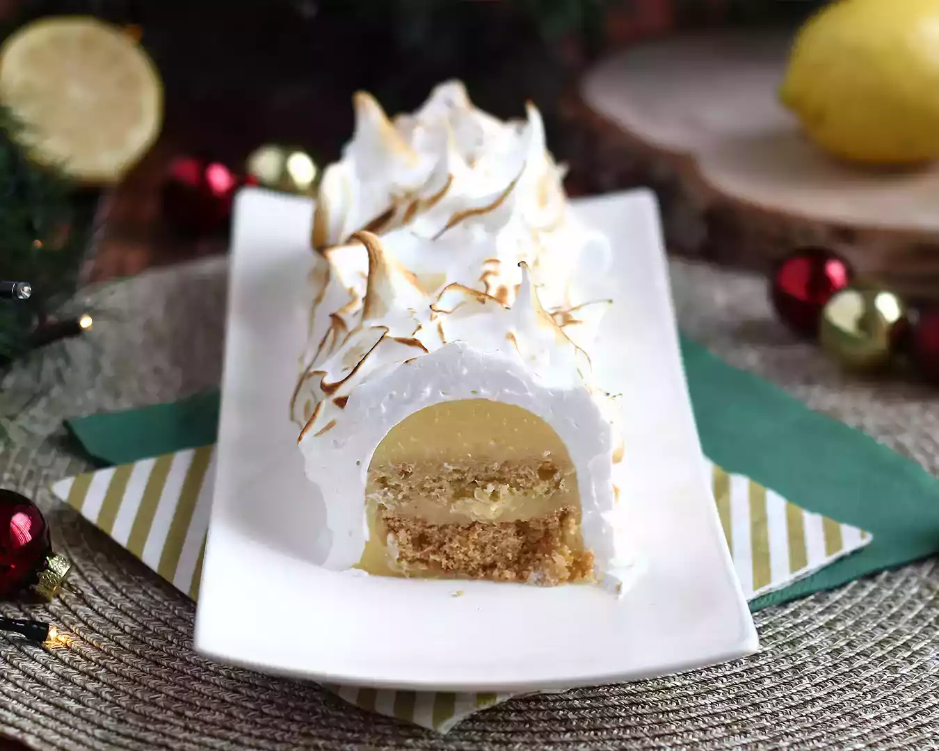Lemon meringue tart yule log