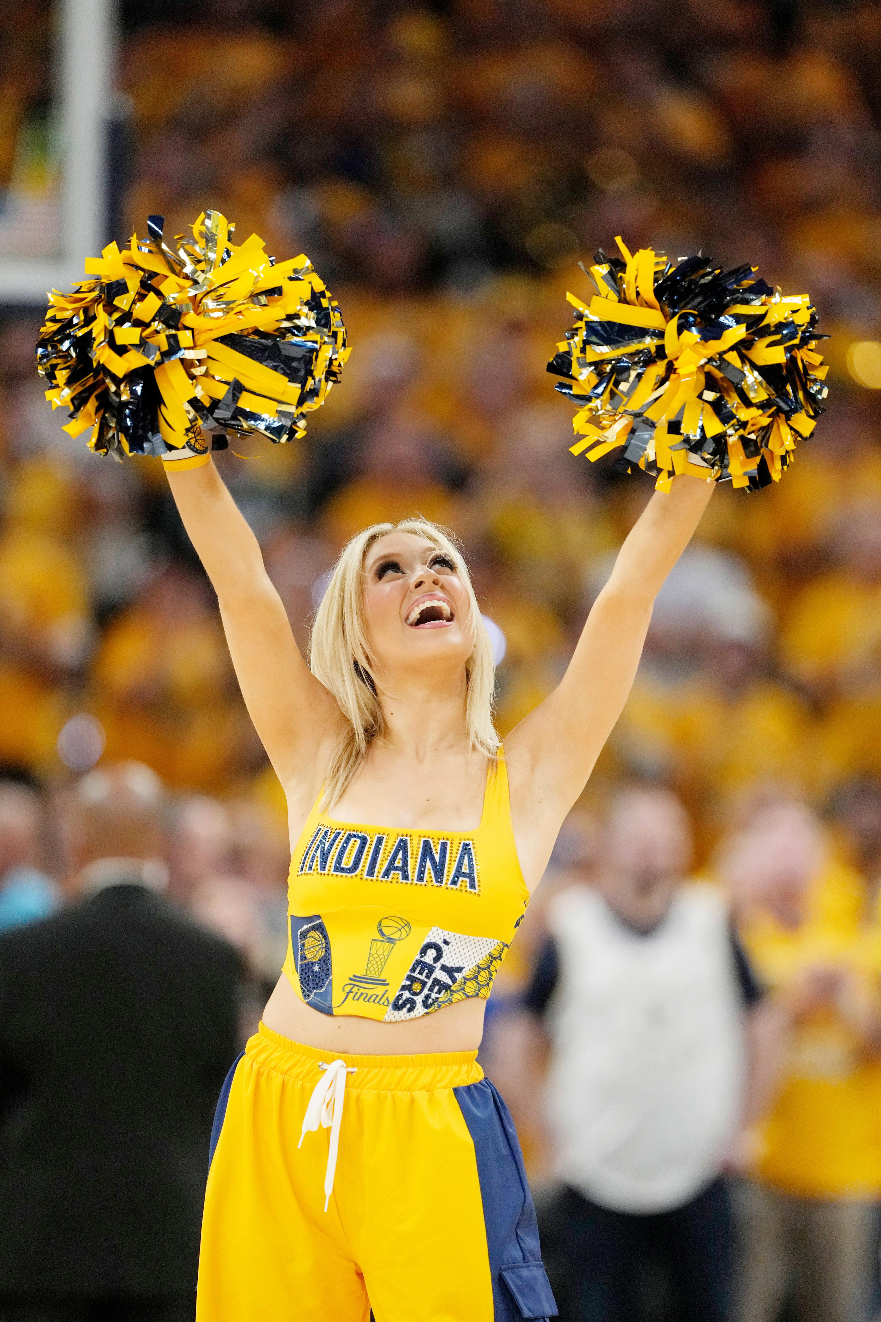 Indiana Pacers cheerleaders in images through the years