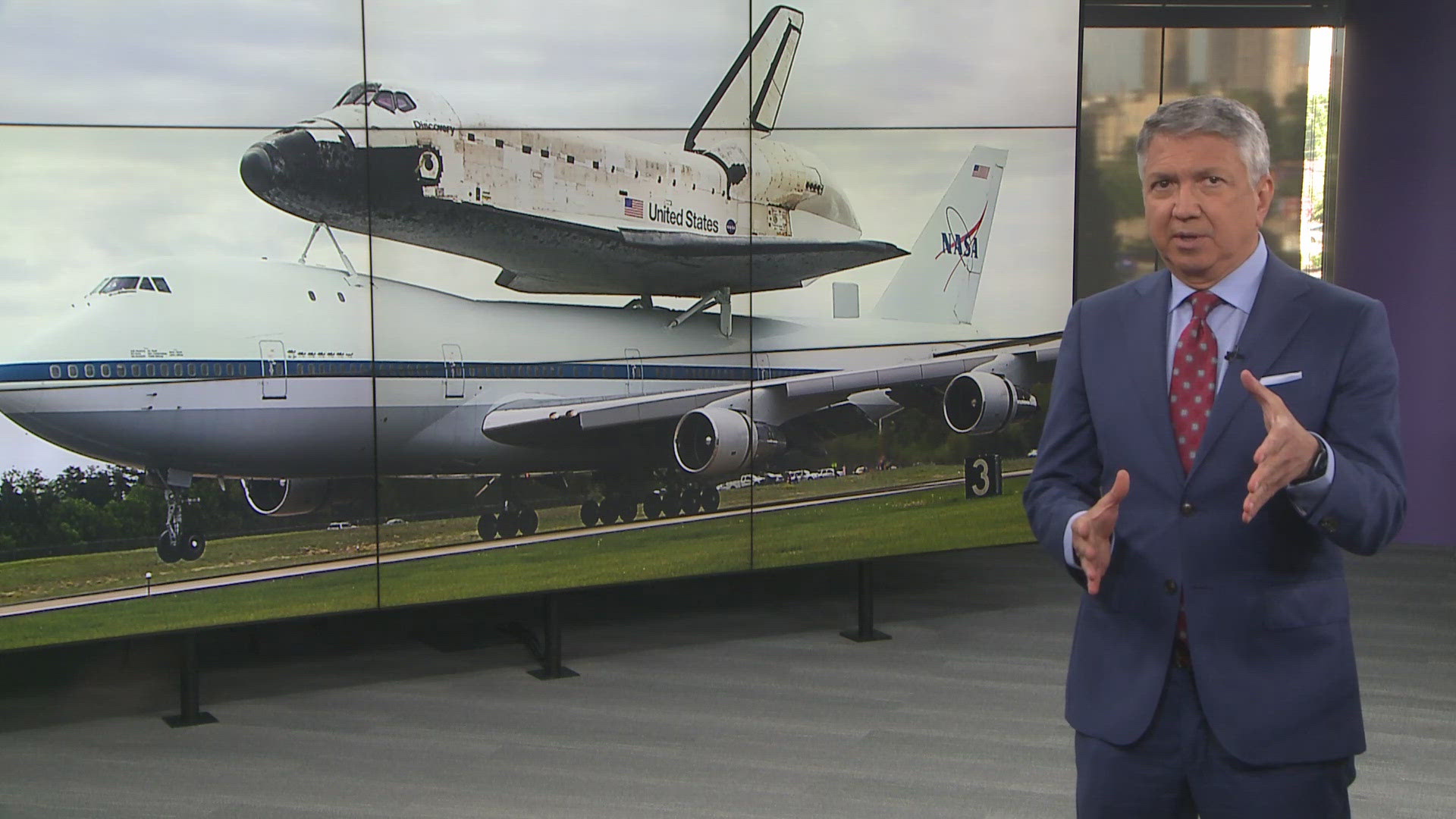 U.S. Senator campaigning to bring Space Shuttle Discovery home to Houston
