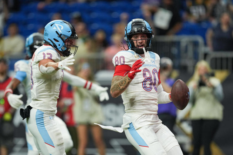 Former Auburn tight end Sal Cannella signs with Cleveland Browns