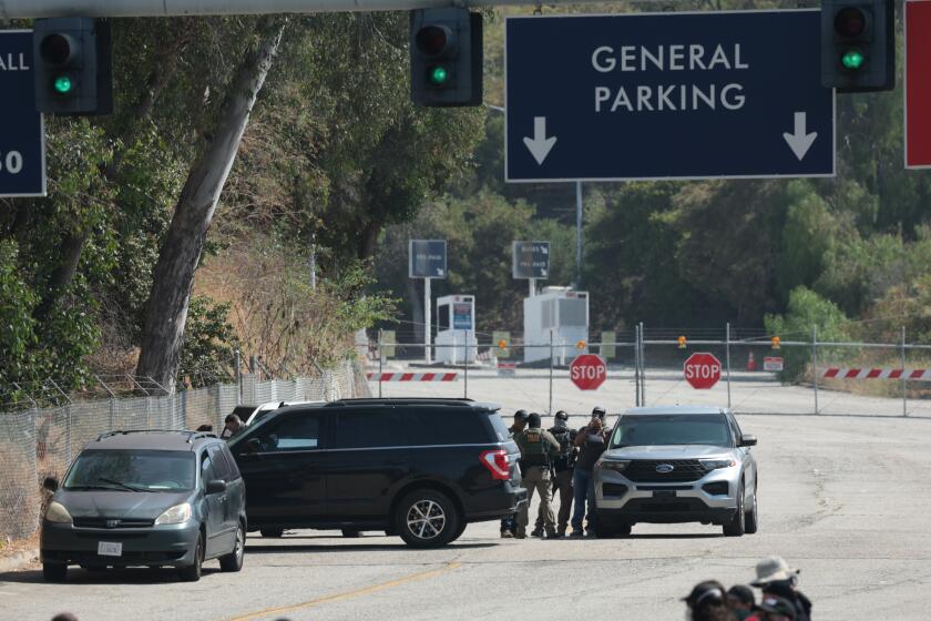 Dodgers commit $1 million for assistance for families of immigrants ...