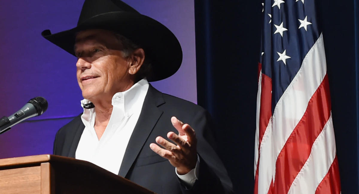 Army Veteran Chokes Up Thanking George Strait's CreatiVets Partnership ...