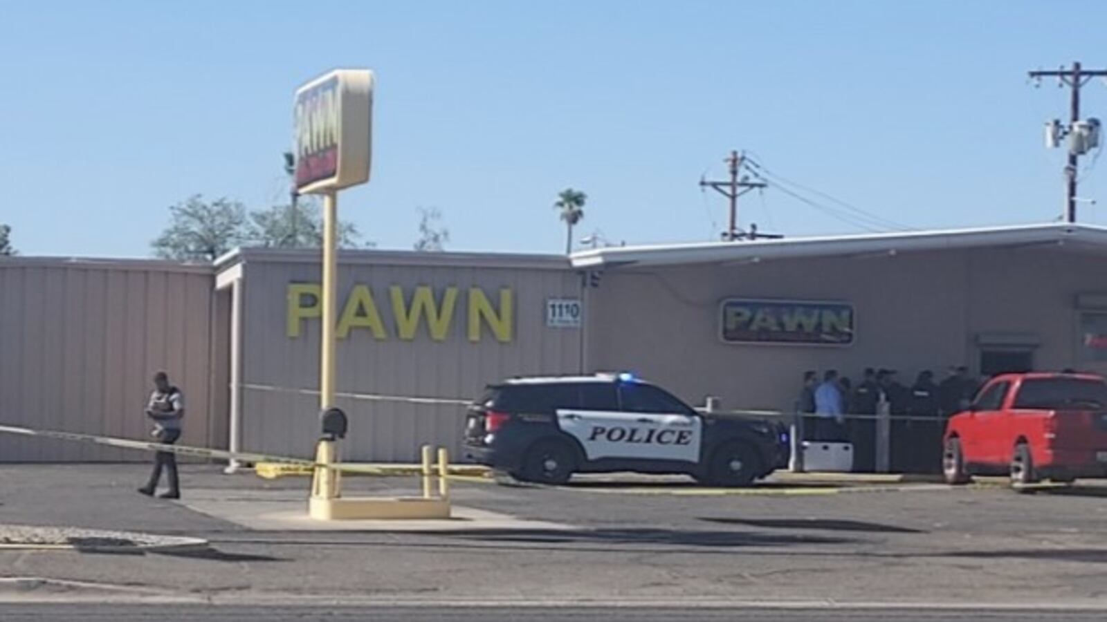 New details about moments before, after deadly shooting at Tucson pawn shop