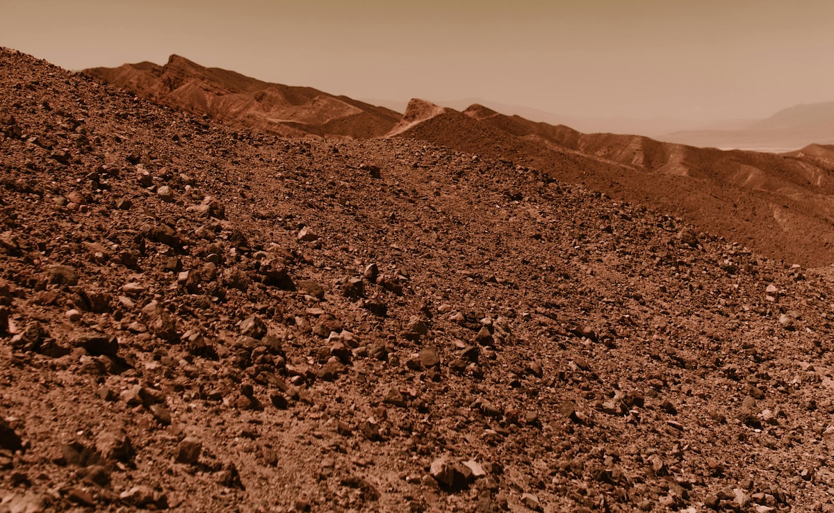 Is Mars Really Red? A Physicist Explains The Planet's Reddish Hue