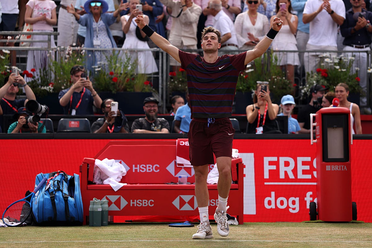 Carlos Alcaraz vs Arthur Rinderknech LIVE: Queen’s tennis scores and ...