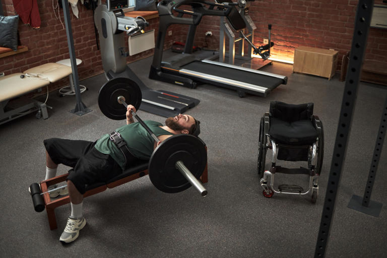 Exercise Scientist: I'm Begging Guys to Try This Bench Press Trick for ...