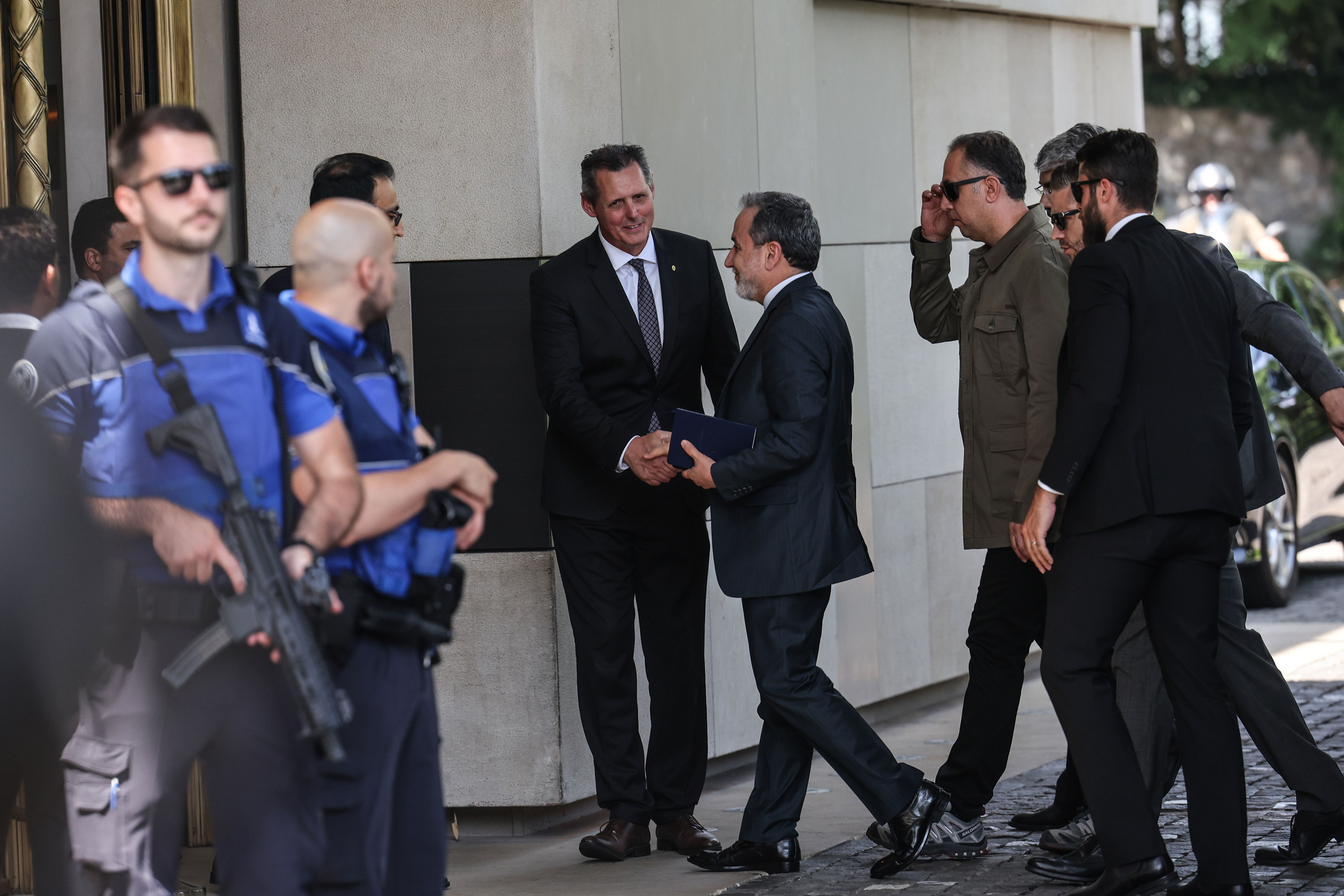 Europeans press Iran on nuclear curbs, but Geneva talks yield no ...