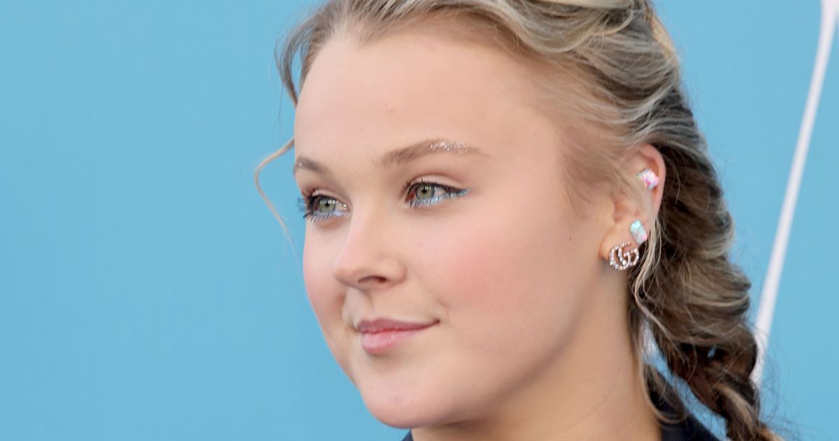 JoJo Siwa Opens Up About the Pressure to Label Herself