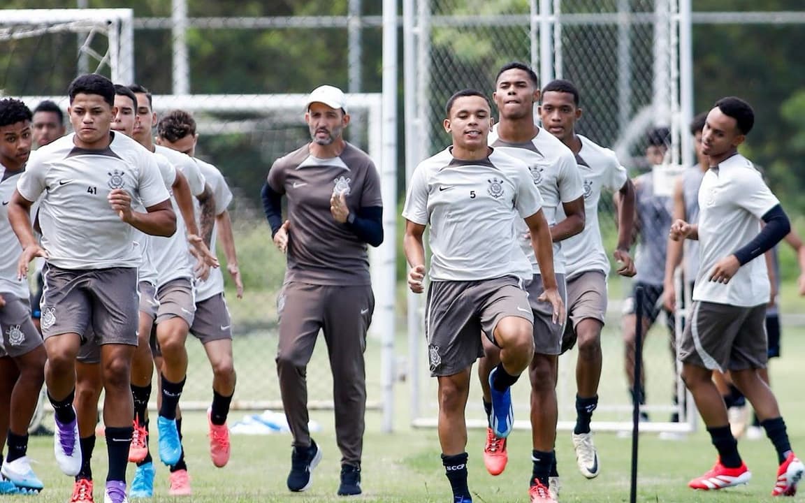 Diretoria do Corinthians toma decisão para enxugar elenco da base