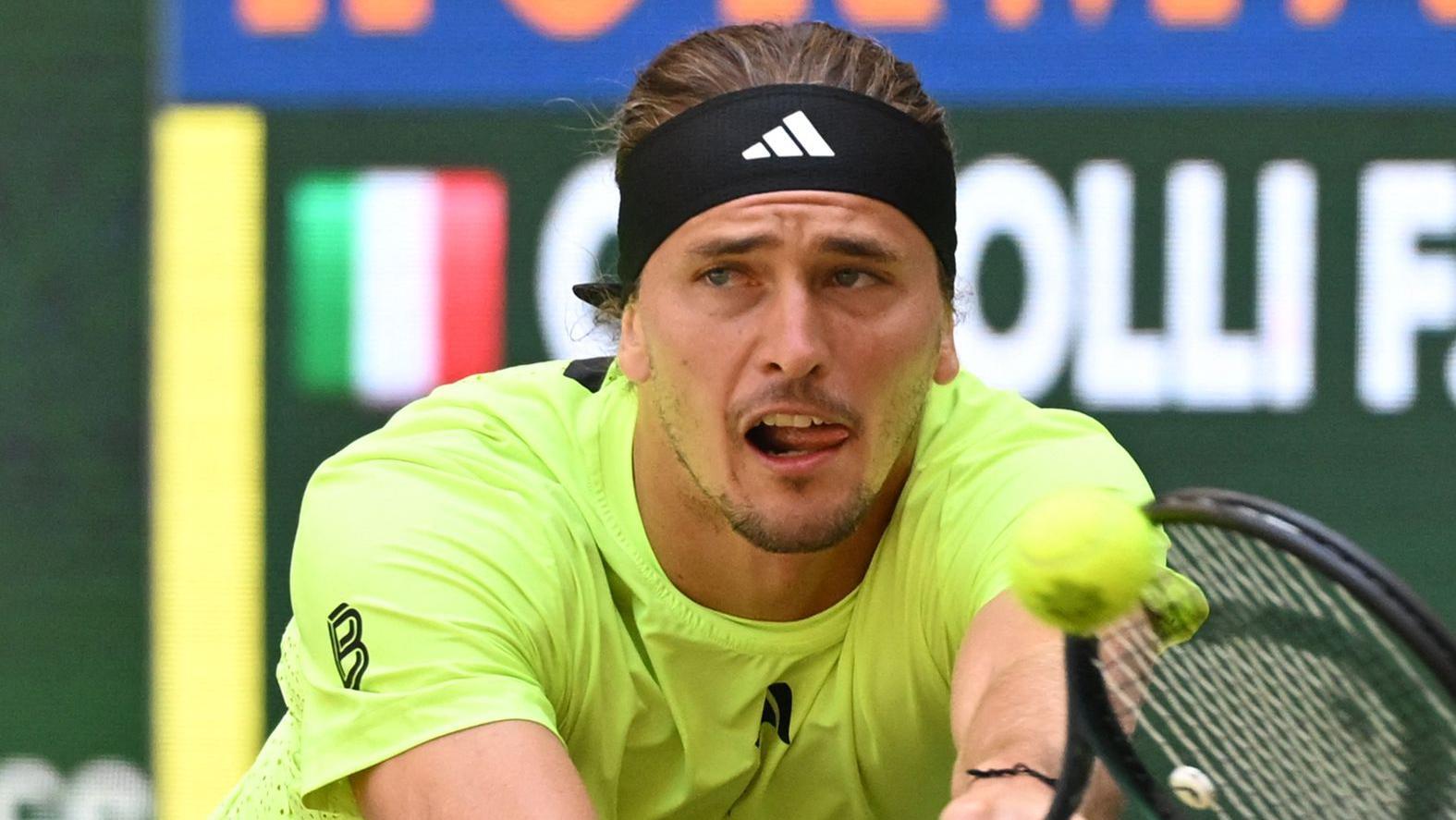 Zverev and Medvedev win after sickness and nosebleed