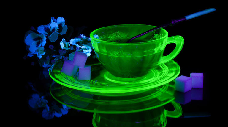 6 Types Of Vintage Glass That Can Glow In The Dark