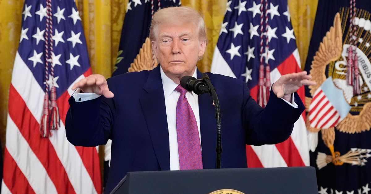 'Snowball of executive overreach': Dueling briefs battle over Trump ...