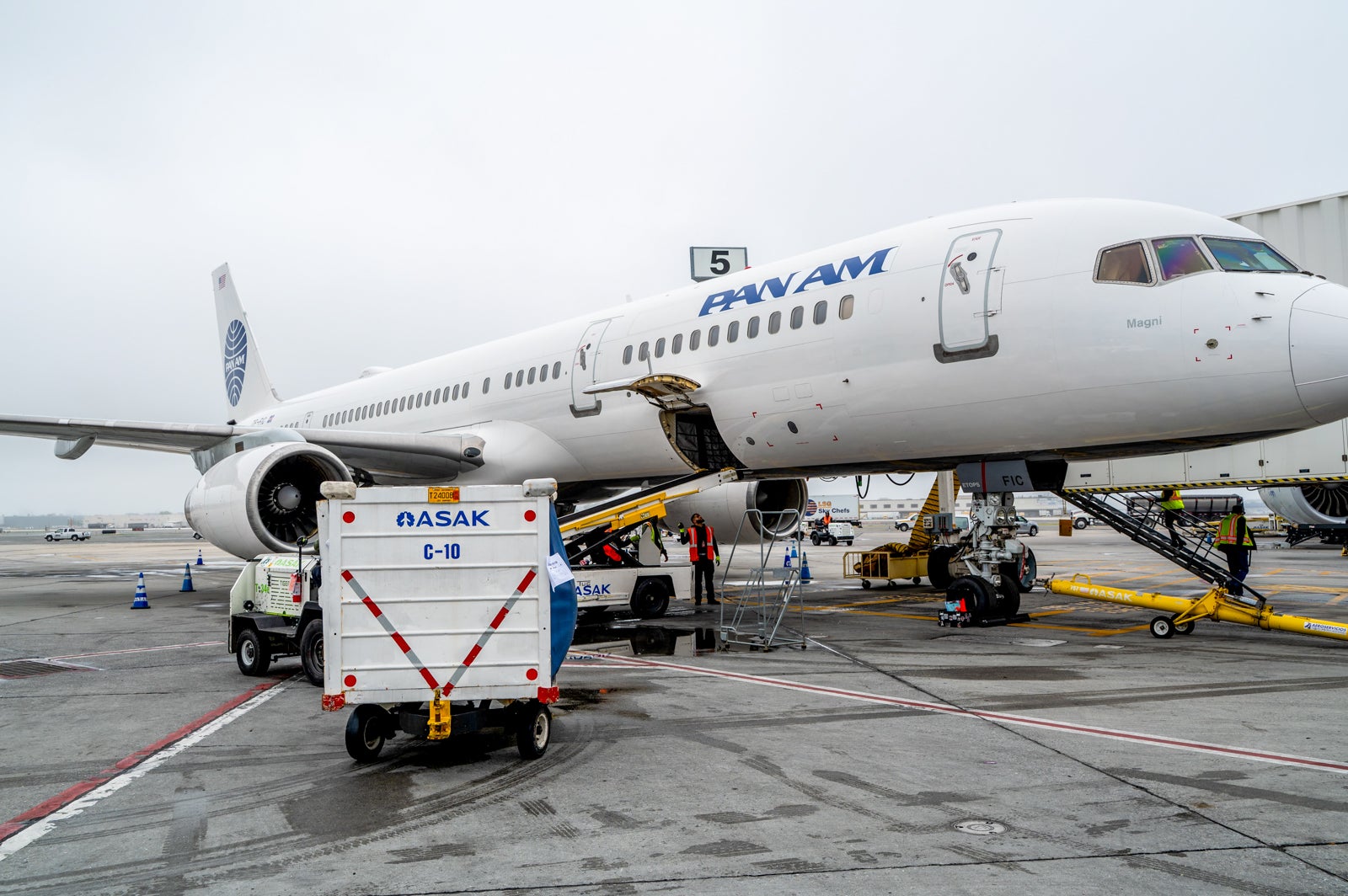 Pan Am is back: Boeing 757-200 takes flight once again with maiden trip ...