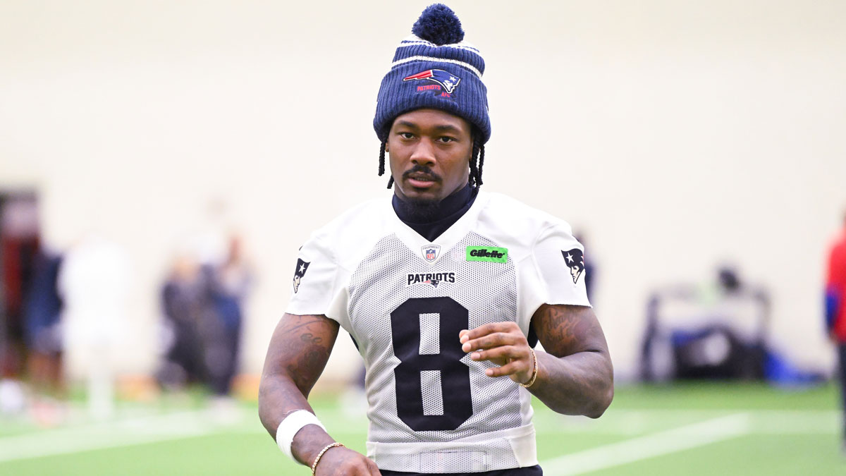 Patriots’ Stefon Diggs gets training camp injury update after drama ...