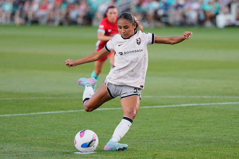 Alyssa Thompson can't capitalize on penalty kick in Angel City loss