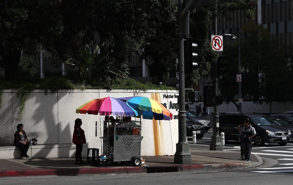 LA street vendors are going into hiding after ICE raids, so neighbors ...