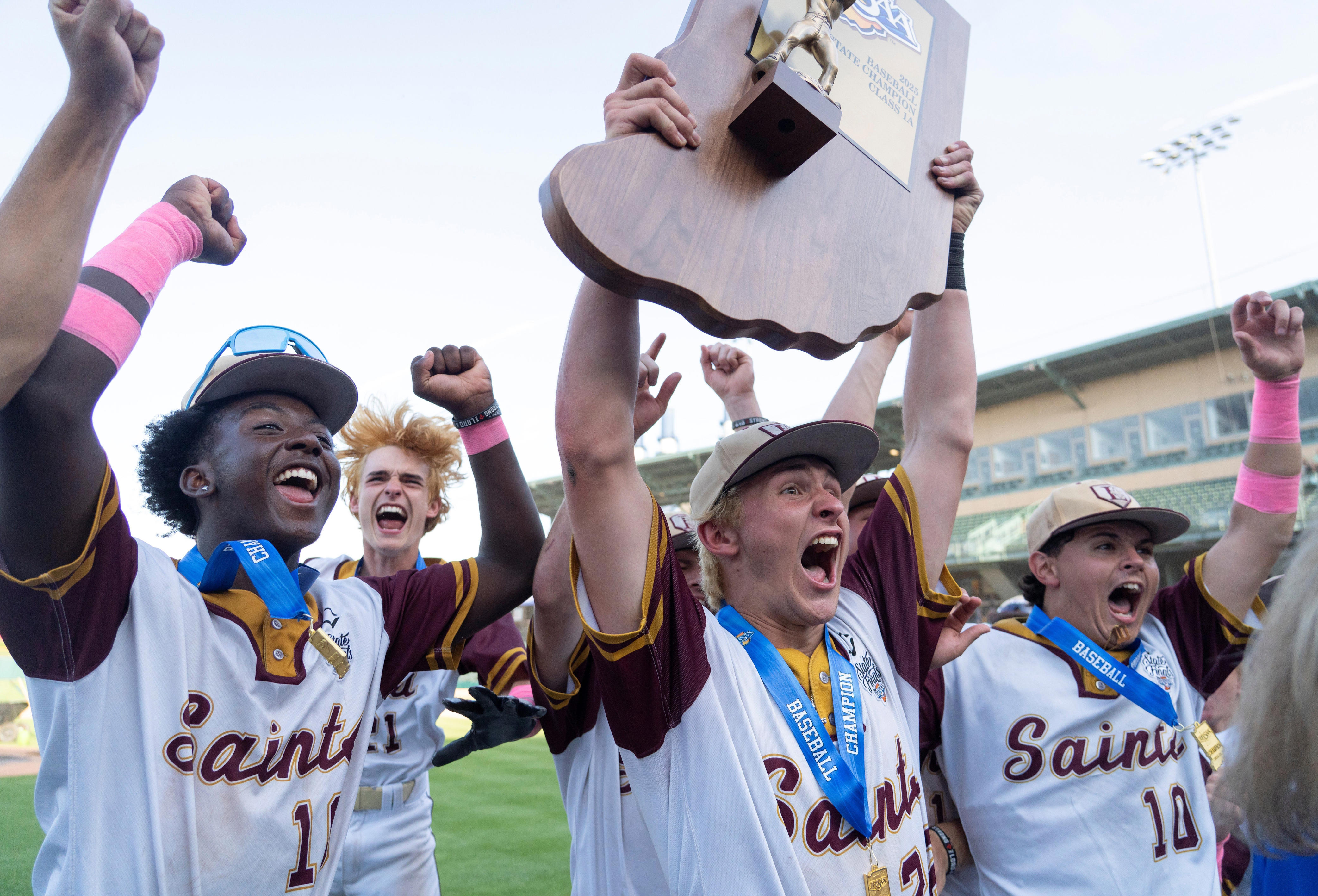 Lutheran runs its way to first IHSAA baseball state title: 'I wanted to ...