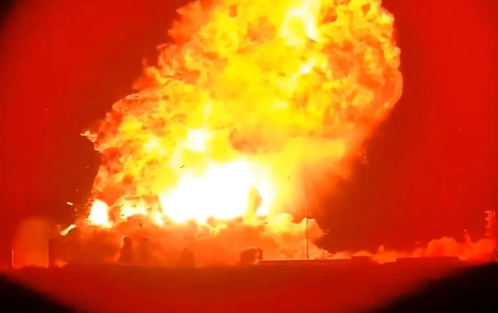 Spectacular explosion during SpaceX Starship test