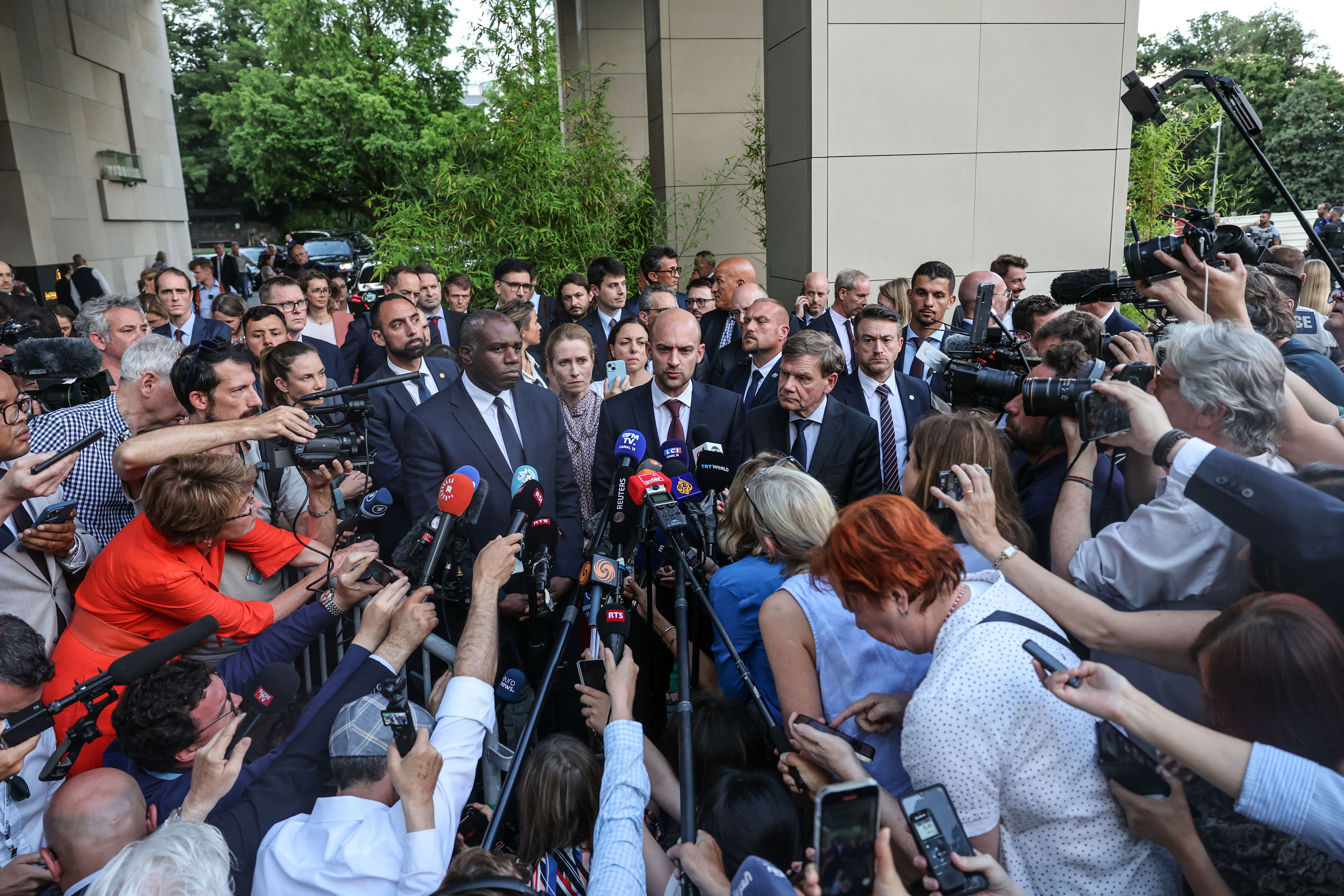 Israel-Iran live updates: U.S. warplanes carry out ‘successful’ strikes ...