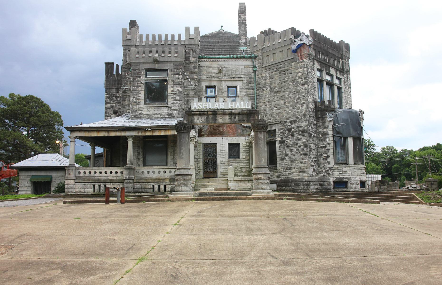 L’extravagant château du faux prince venu de Zambodia