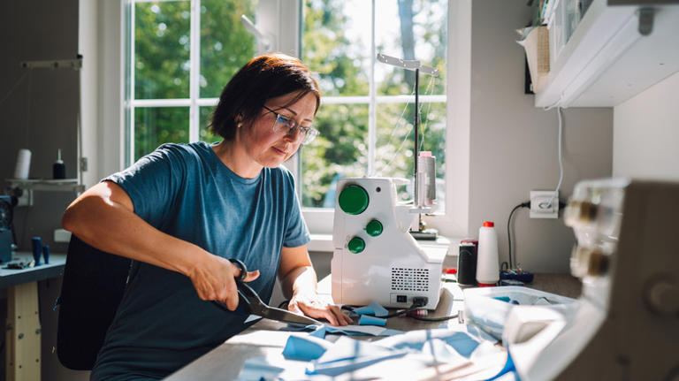 Keep Your Craft Room Clutter-Free With An Easy Dollar Tree Organization ...