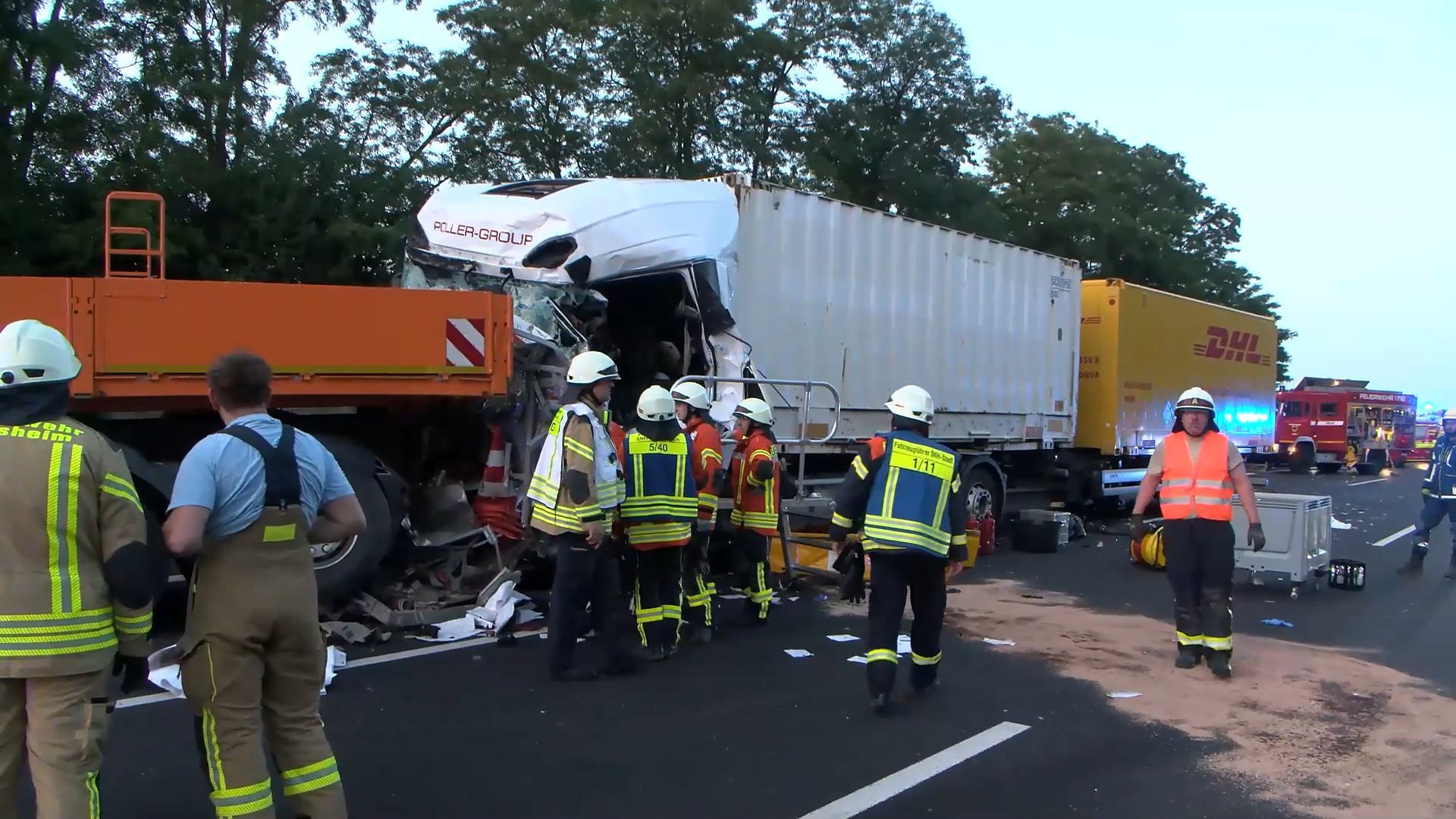 Schwerer LKW-Unfall auf der A6 – Fahrer eingeklemmt