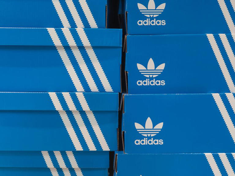 Ciao Adiletten: Adimules sind der Schuhtrend im Sommer 2026