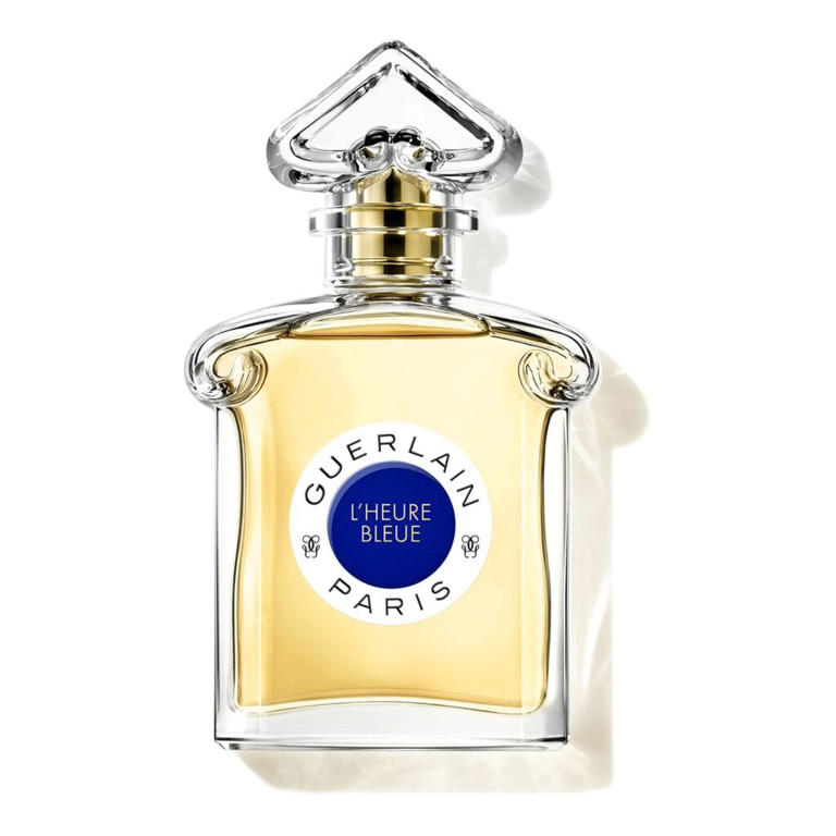 Laeticia Hallyday, 51 ans : voici le parfum culte qu’elle porte depuis ...