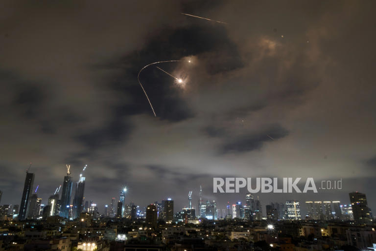 Israel Klaim Bunuh Komandan Iran, Rudal dan Serangan Balasan Warnai ...