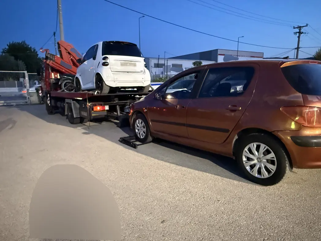 Δυτική Αττική: 12χρονος οδηγούσε το αυτοκίνητο της μητέρας του ...
