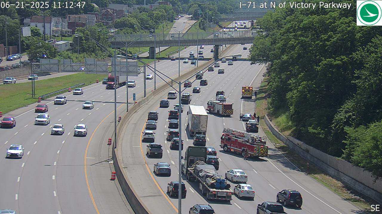 Crash with injuries reported on I-71 northbound blocking lanes in Evanston