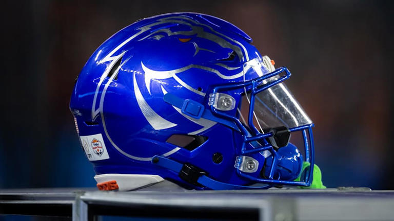 Ballhawk class of 2026 Texas cornerback commits to Boise State