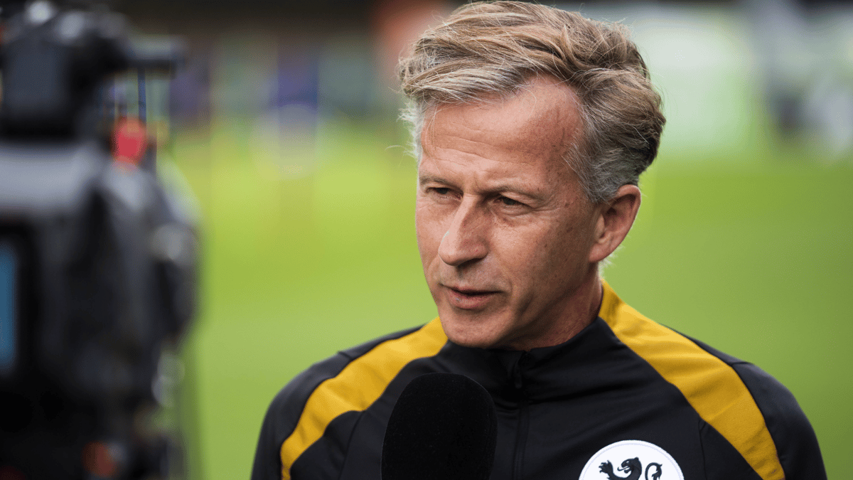 Andries Jonker presenteert EK-selectie Oranje Leeuwinnen, 4-tal blijft ...