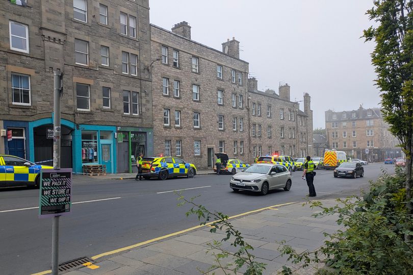 Edinburgh locals 'forced' to stay inside as 'riot police' lock down ...