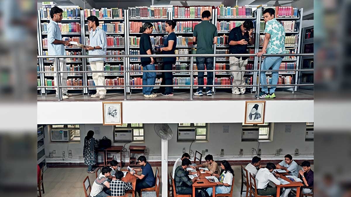 Commerce | Moving into a higher orbit | Atma Ram Sanatan Dharma College ...