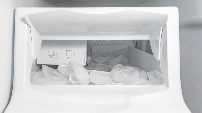 How Does A Fridge's Icemaker Work? A Look At The Tech Behind It All