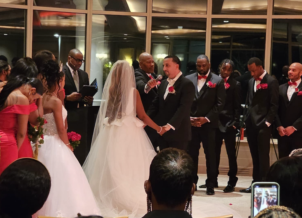 Wedding photographer sued after allegedly missing most of the couple’s ...