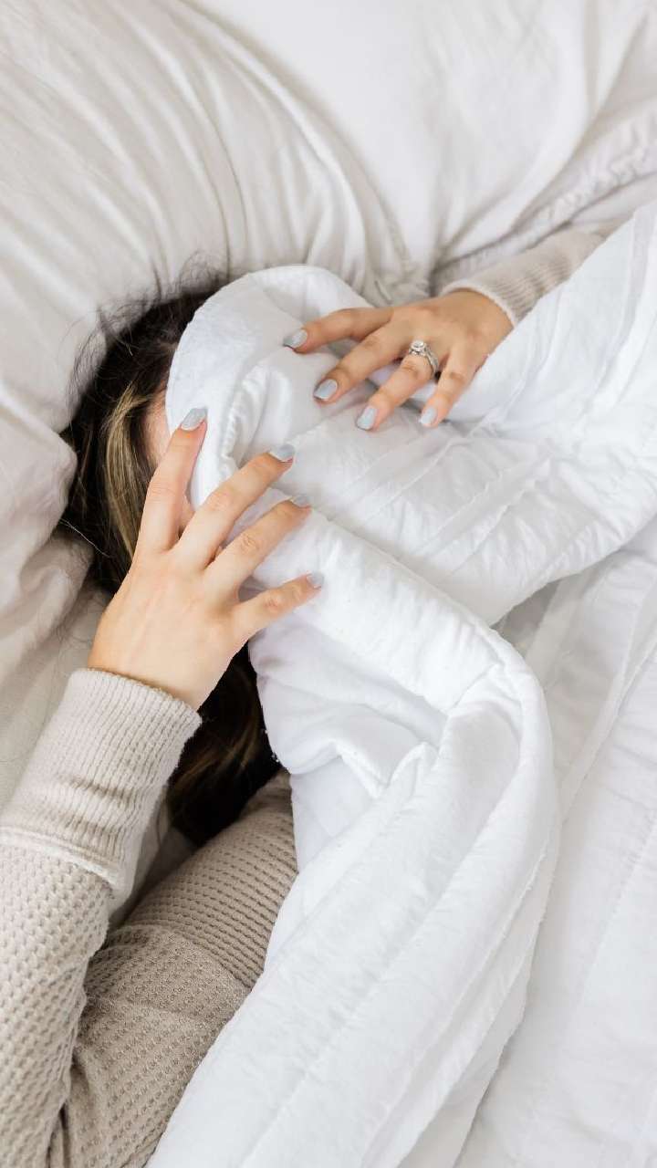 What Is Junk Sleep? 6 Toxic Signs You Are Experiencing It!