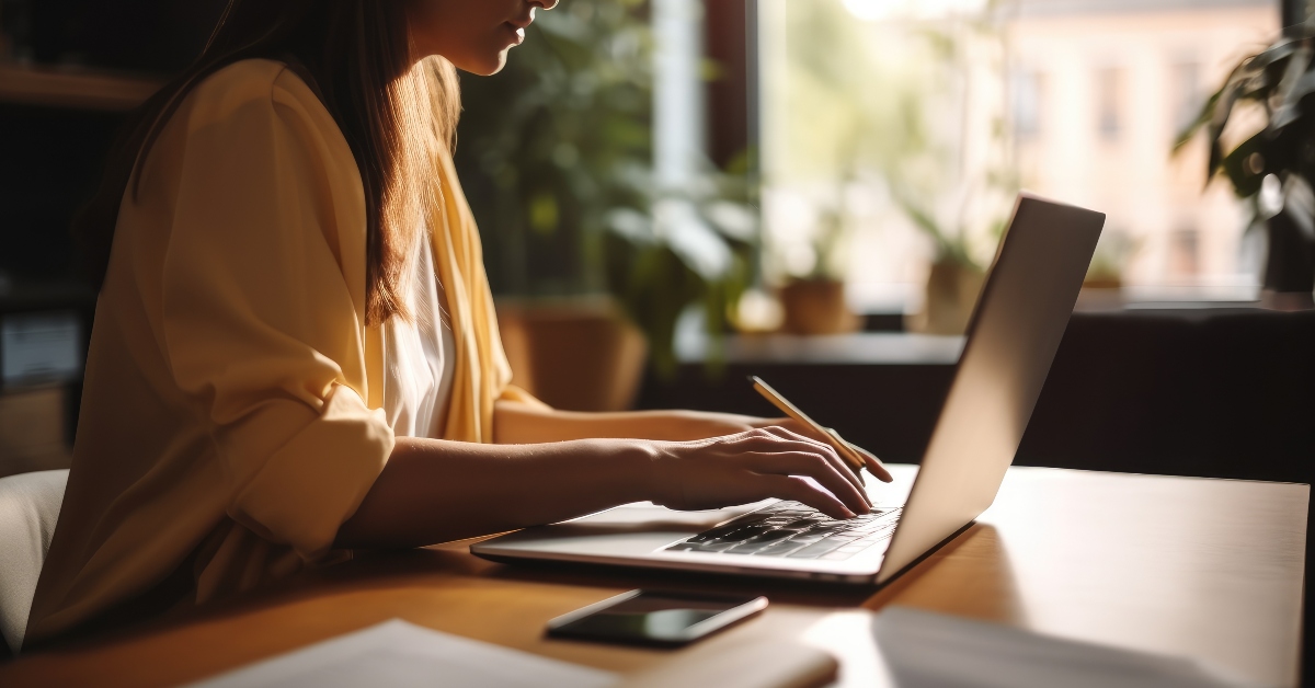 15 Remote Jobs for Stay-At-Home Moms That Pay at Least $25 per Hour