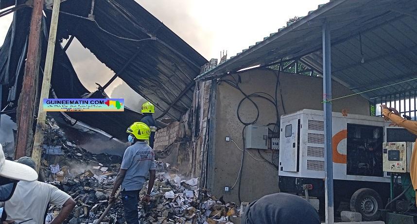 Conakry : un incendie ravage le bâtiment du Programme élargi de vaccination et son contenu