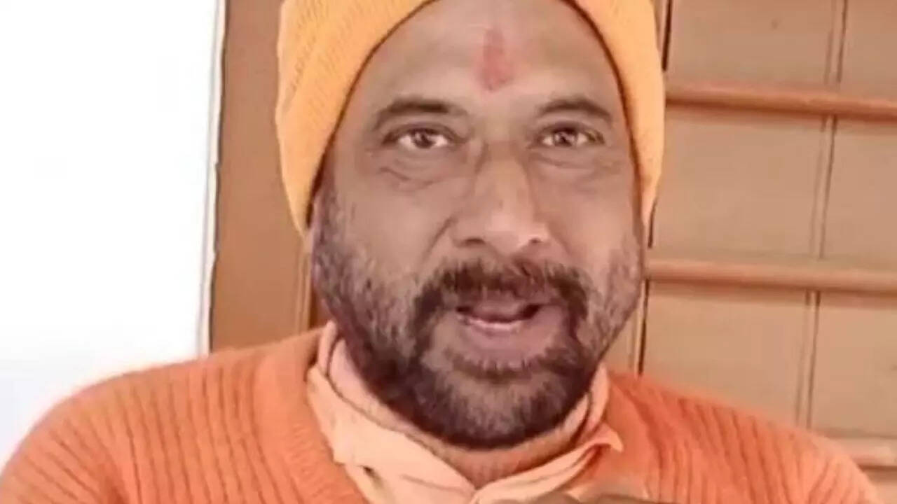 Bengal woman accuses Padma Shri awardee Kartik Maharaj of rape, forced ...