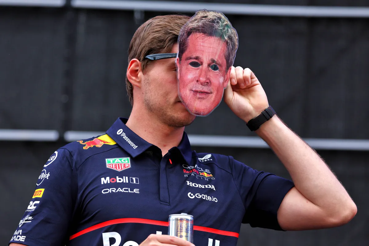 Is Verstappen now flirting with 'very beautiful' Russell?